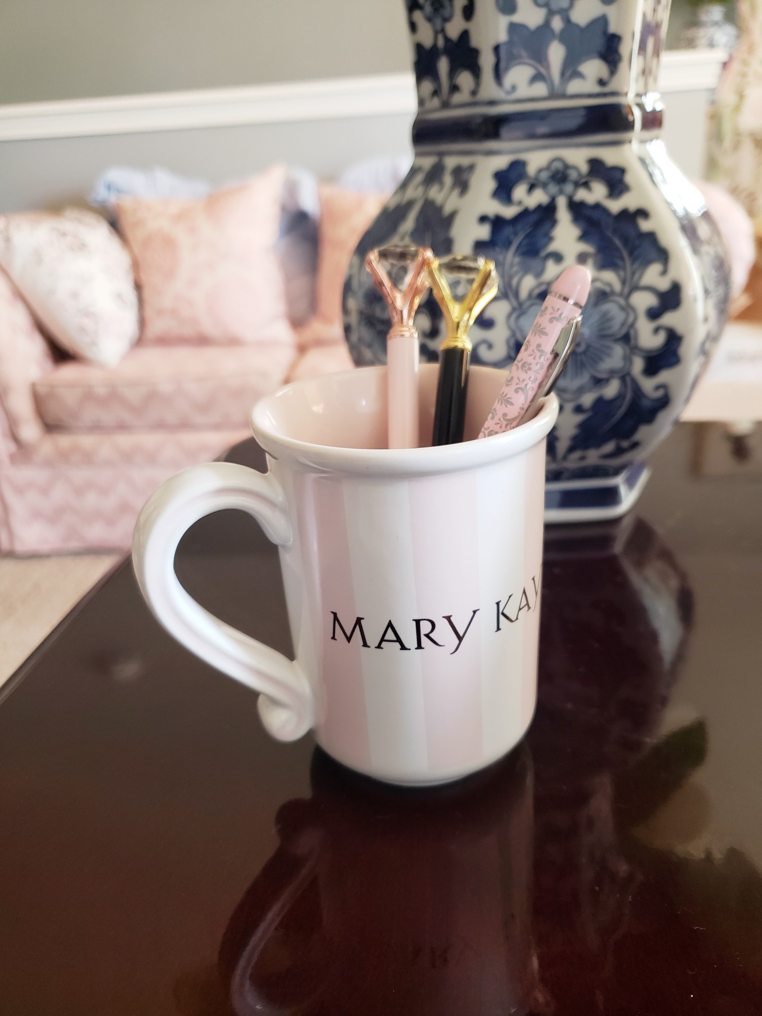 Easy Decor: Mary Kay Cup - A Home for Elegance